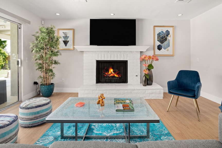 Spacious 4br Mid-century Oasis In Great Location - Palm Springs, CA