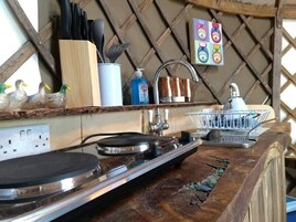 Cabana | Cozinha privada | Geladeira, cooktop, chaleira elétrica