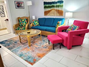 Steps from the Sand! Studio unit-K Bed & Bedroom-Q bed Kitchenette ...