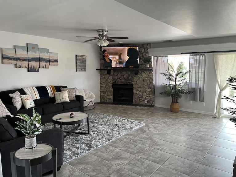 4 Bedroom River Home On Golf Course A Block To Water - Bullhead City, AZ