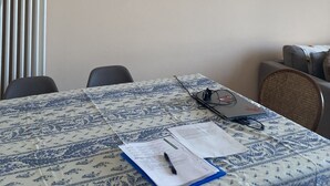 Apartamento em Condomínio Fechado, 2 quartos, acessível, varanda | Restaurantes