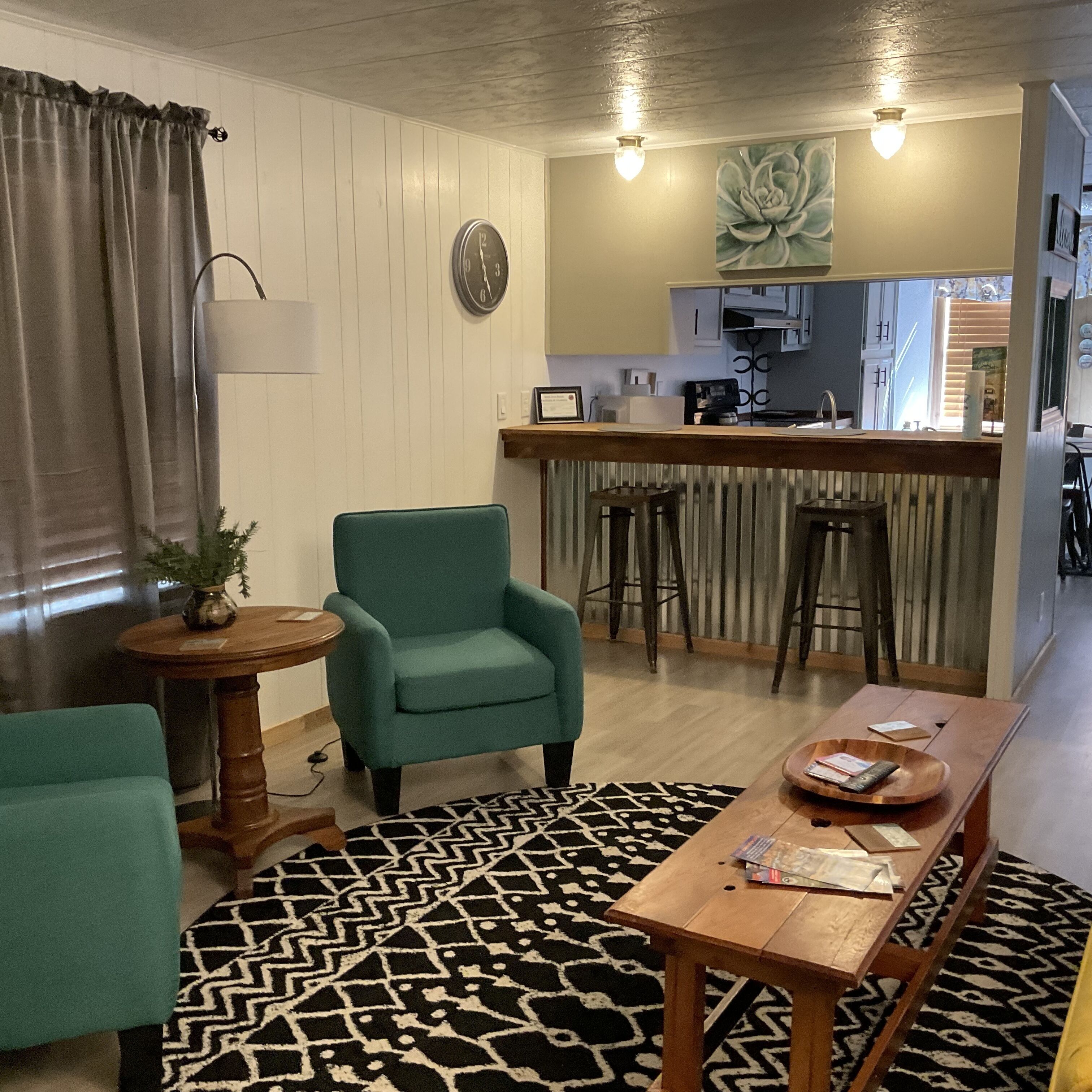 Suncatcher Way Out In West Texas - Alpine, TX