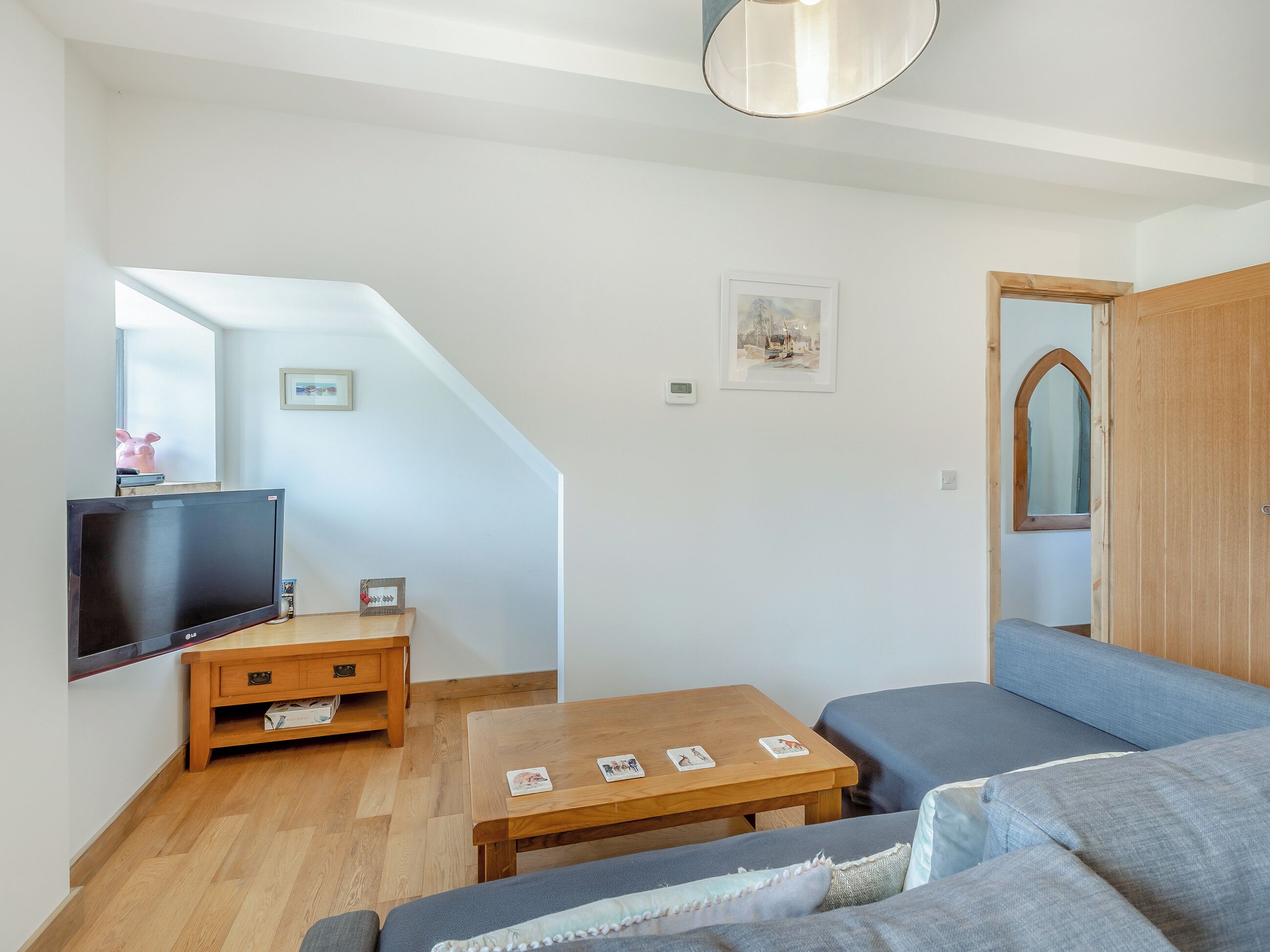 Old Highwood - Piggy In The Middle - Honiton