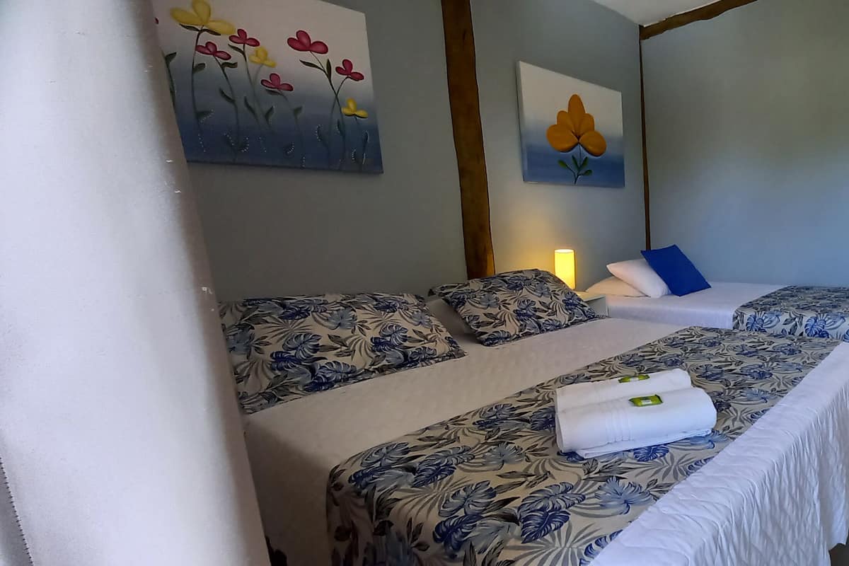 Quarto Triplo Superior | Cortinas/cortinados opacos, Wi-fi grátis