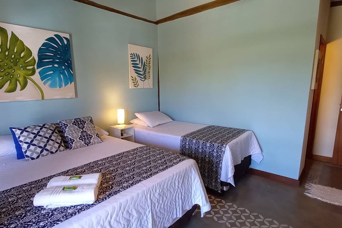 Quarto Triplo Superior | Cortinas/cortinados opacos, Wi-fi grátis