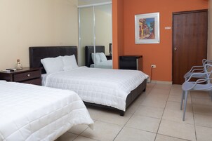 Quarto Triplo Standard | Wi-fi grátis, roupa de cama fornecida
