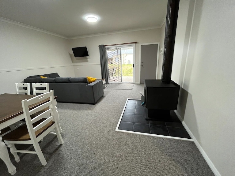 Hillcrest Farm Stay Affordable 2 Bedroom Apartment - オベロン