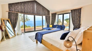 Quarto Lua de Mel | Roupa de alta qualidade, minibar, cofre no quarto, secretária