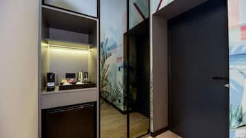 Quarto luxo | Cofres nos quartos, ferros/tábuas de passar roupa, Wi-Fi de cortesia