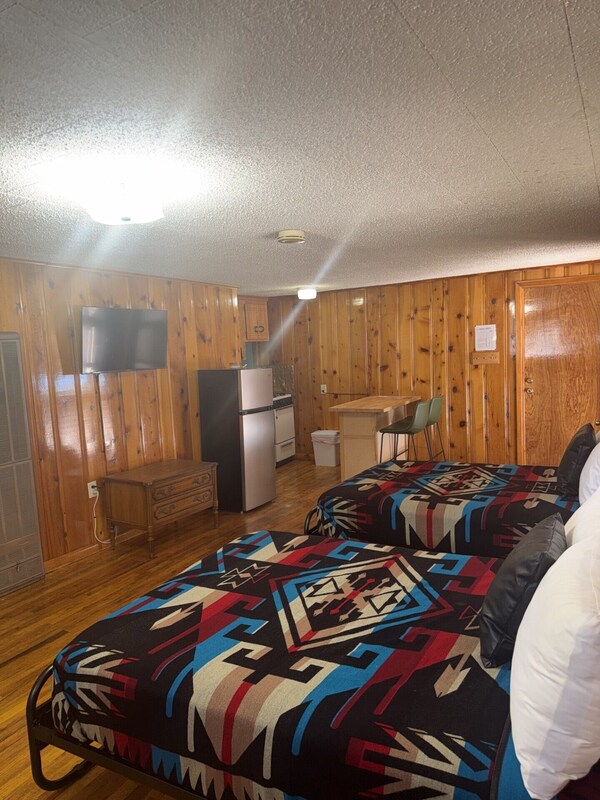 Bellamys Ski Haus - Red River, NM