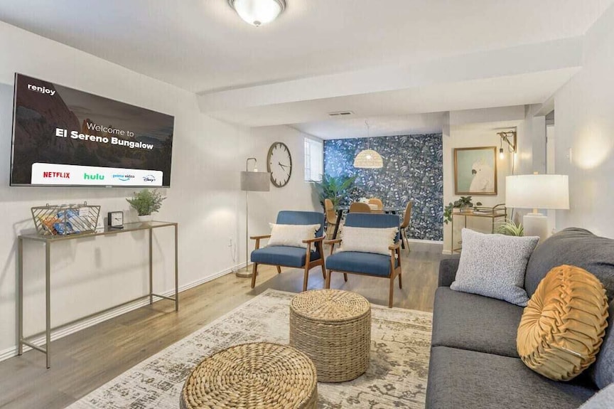 Charming 2-bedroom Bungalow In Colorado Springs - Colorado Springs, CO