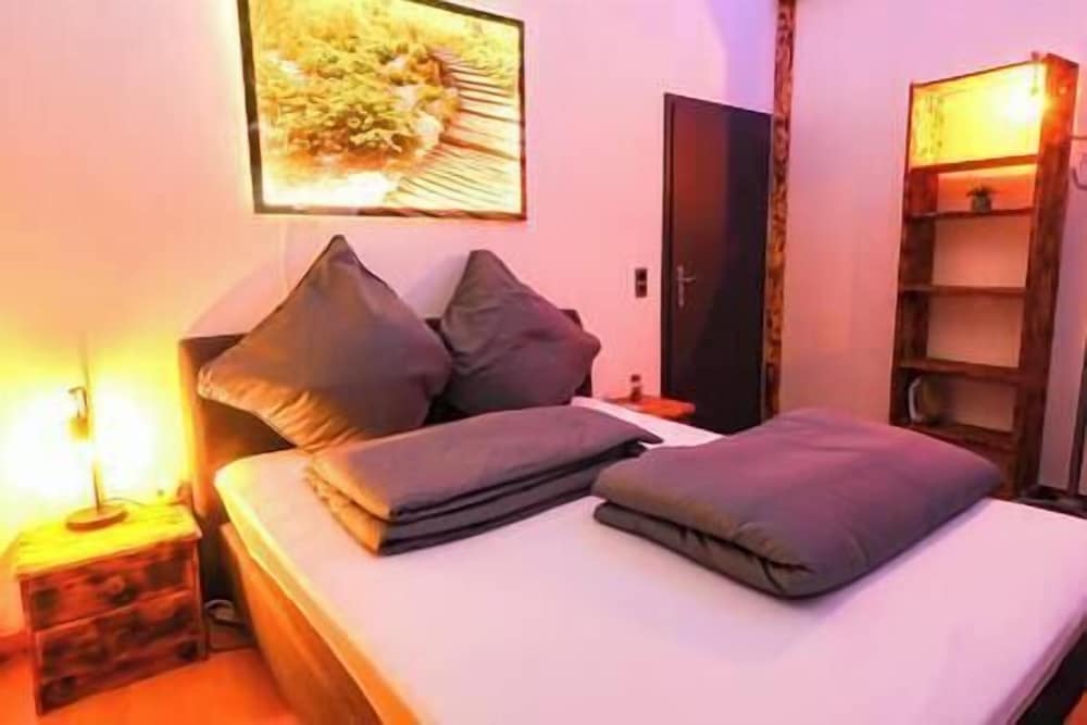 #111 - Lux-flat Lennep Altstadt - Netflix & Prime -Felswand - Remscheid
