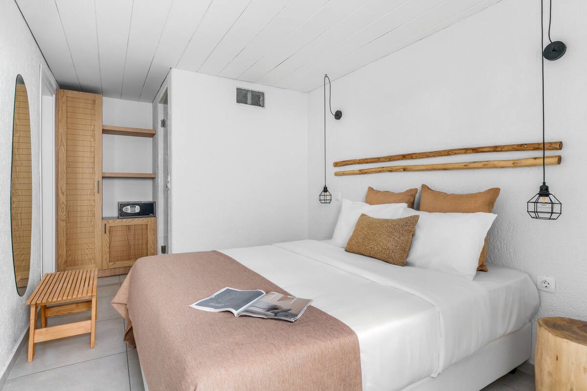 Quarto Duplo Comfort, banheira de hidromassagem | Wi-fi grátis, roupa de cama fornecida 