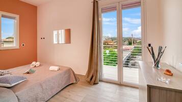 Apartamento Familiar, 1 quarto, varanda, em frente ao mar (Eclisse House Few Steps From The Sea) | 1 quarto