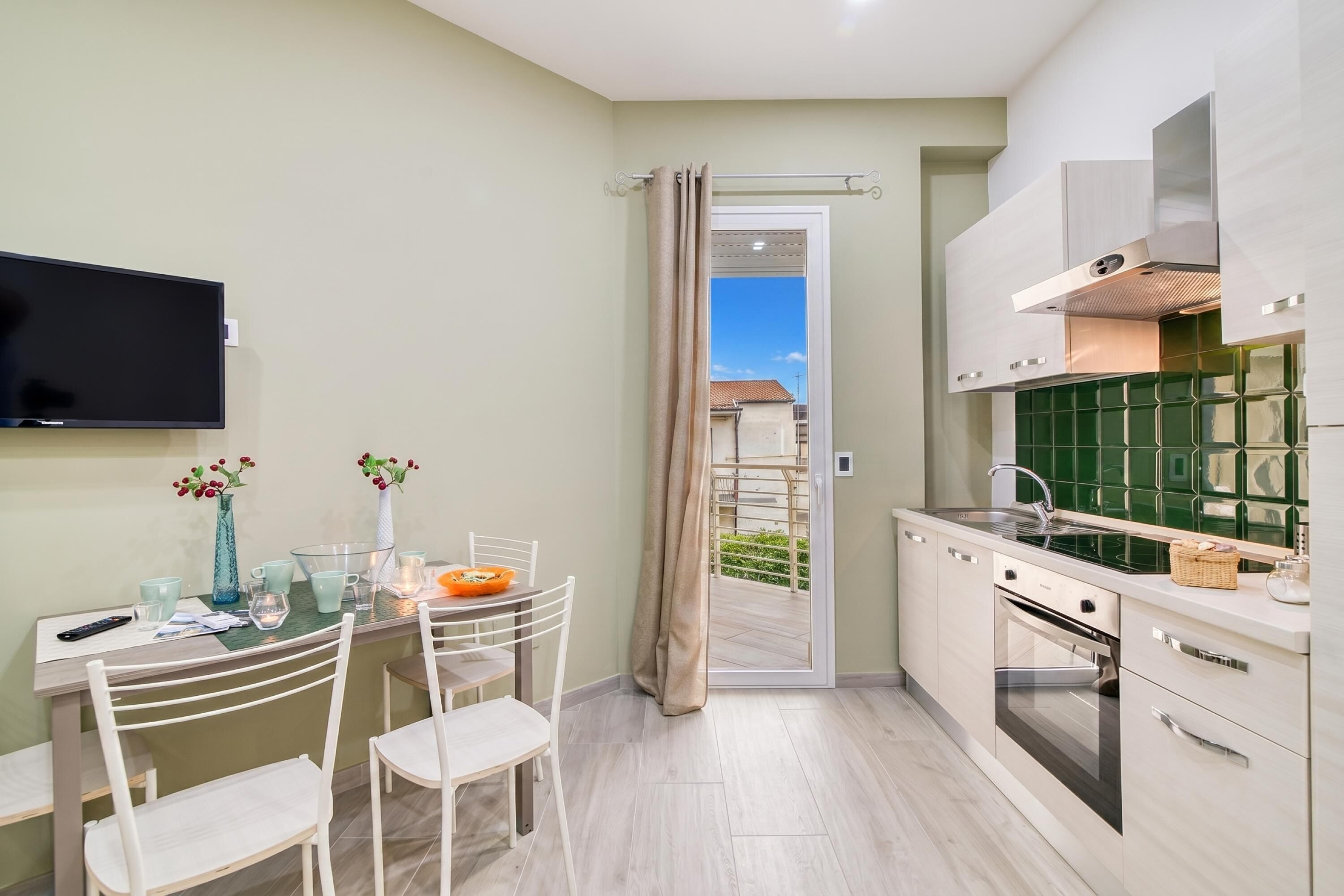 Apartamento Familiar, 1 quarto, varanda, em frente ao mar (Eclisse House Few Steps From The Sea) | Cozinha privada