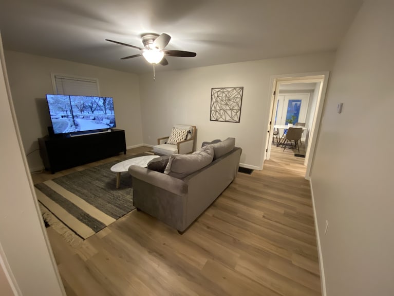 Modern Cape Cod At Lima Memorial Hospital - 라이마