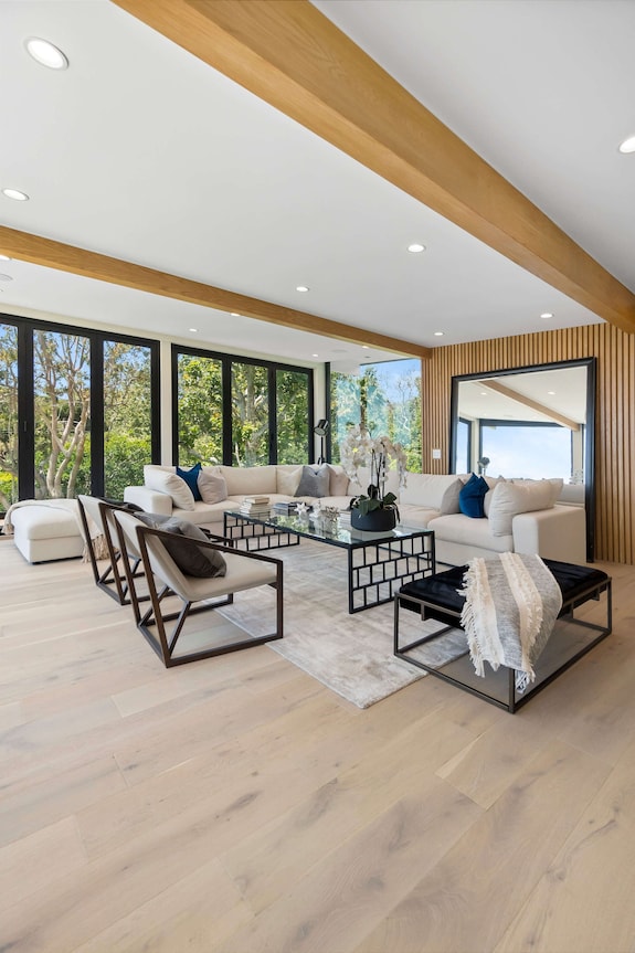 Sea Vista - Central Malibu Villa W/ Pool, Spa, & Ocean Views - Point Dume, CA