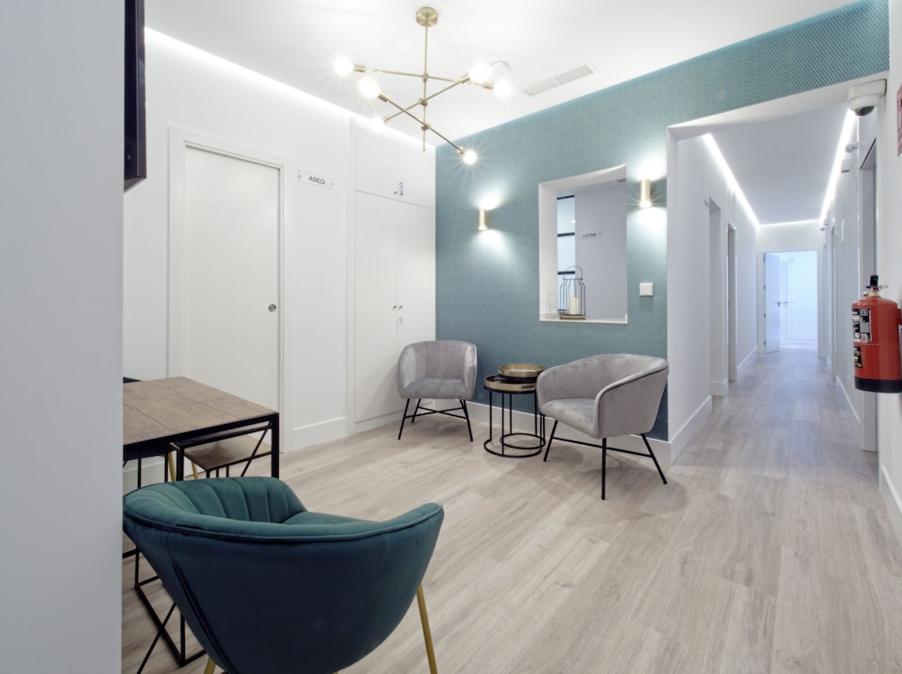 Dobo | Marco Polo Residence -