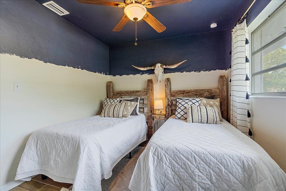 Moroccan Bungalow | Design Home W/ Saltwater Pool! - Sarasota, FL