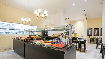 Café da manhã com buffet todos os dias (BRL 50.00 por pessoa) 