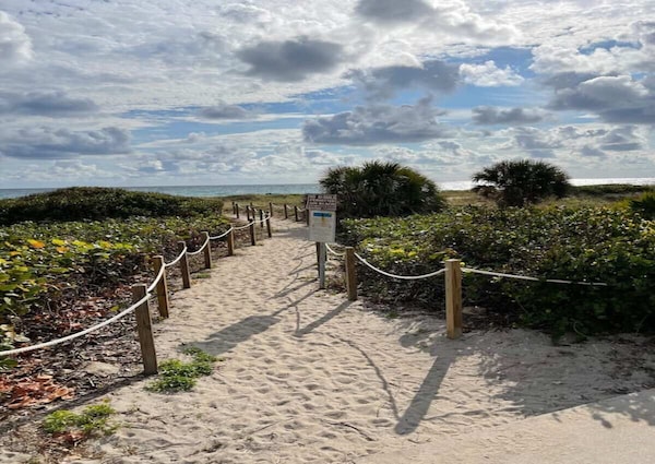 The Seashell - Best Location, Near Beach\/downtown - Delray Beach, FL