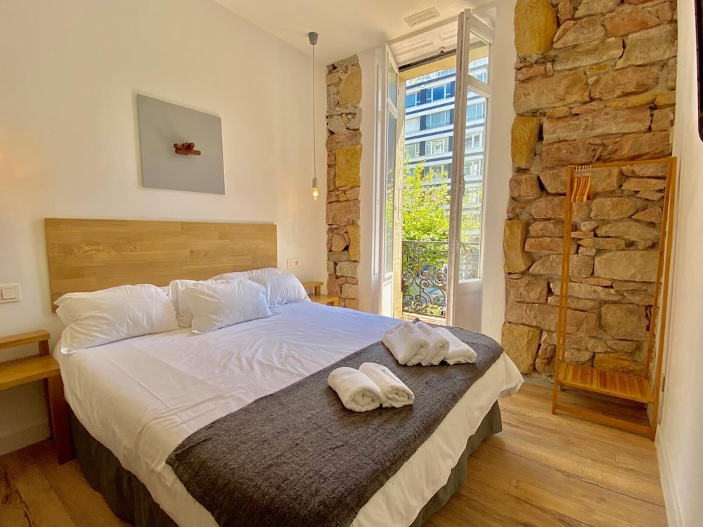 Room 6 ( Zuberoa ) Mirandoalaconcha Rooms - San Sebastián