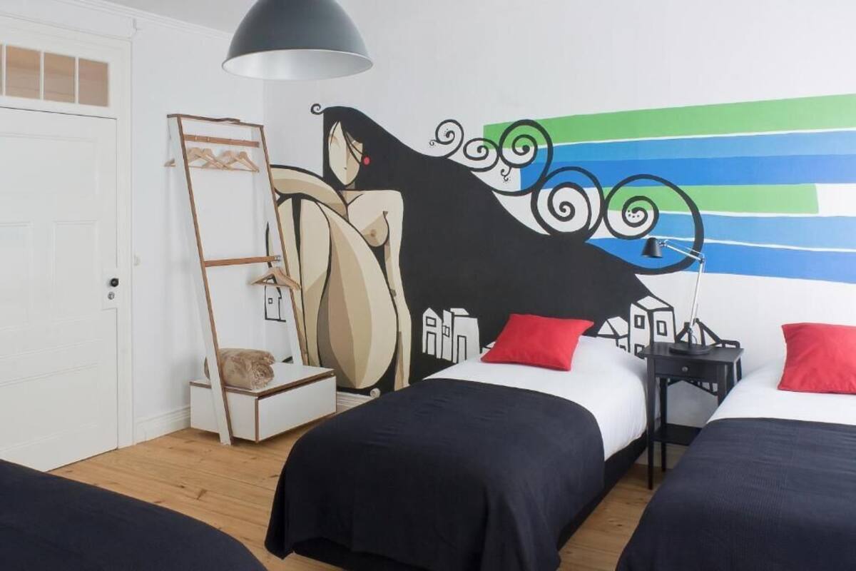 Quarto Quádruplo, casa de banho privativa | Cortinas/cortinados opacos, Wi-fi grátis, com decoração personalizada 