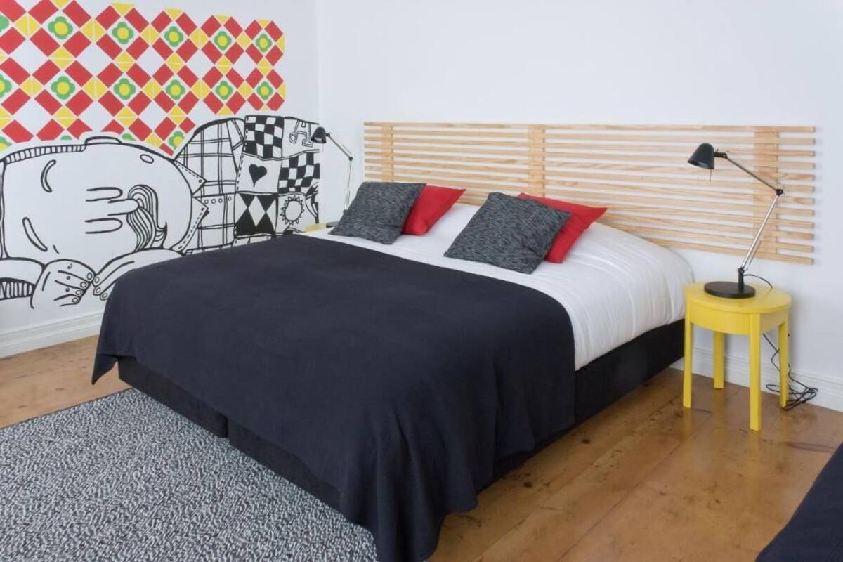 Quarto Triplo, casa de banho privativa | Cortinas/cortinados opacos, Wi-fi grátis, com decoração personalizada 