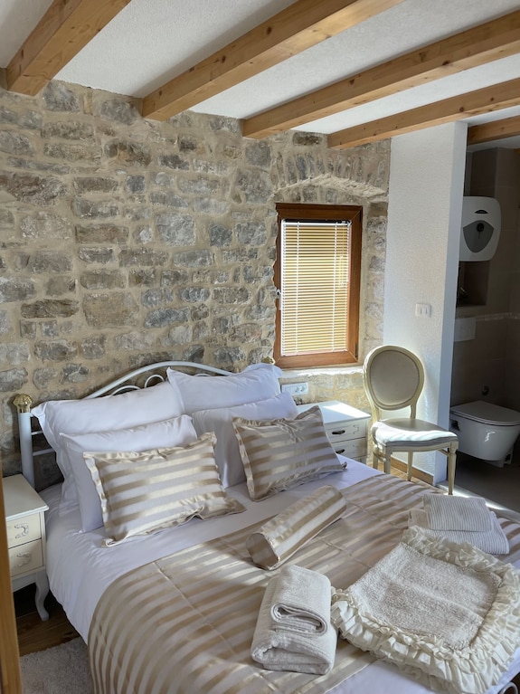 Apartamento Con Vistas Al Mar En Un Castillo Histórico Para 4 Personas - Split