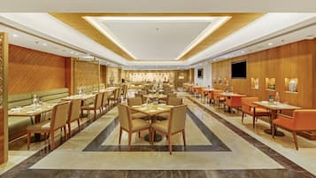 Pequeno-almoço tipo buffet diário (900 INR por pessoa)