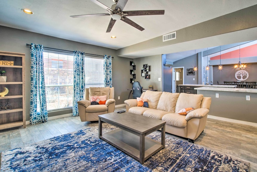 Modern El Paso Home W/ Backyard & Fire Pit! - El Paso, TX