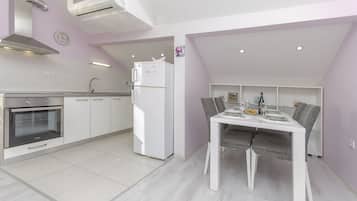 Apartamento (A1) | Cozinha privada | Uma cafeteira/bule