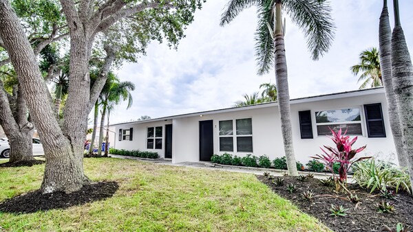 Waterfront 3 Bedroom \/ 2 Bath With Private Dock - Stuart, FL