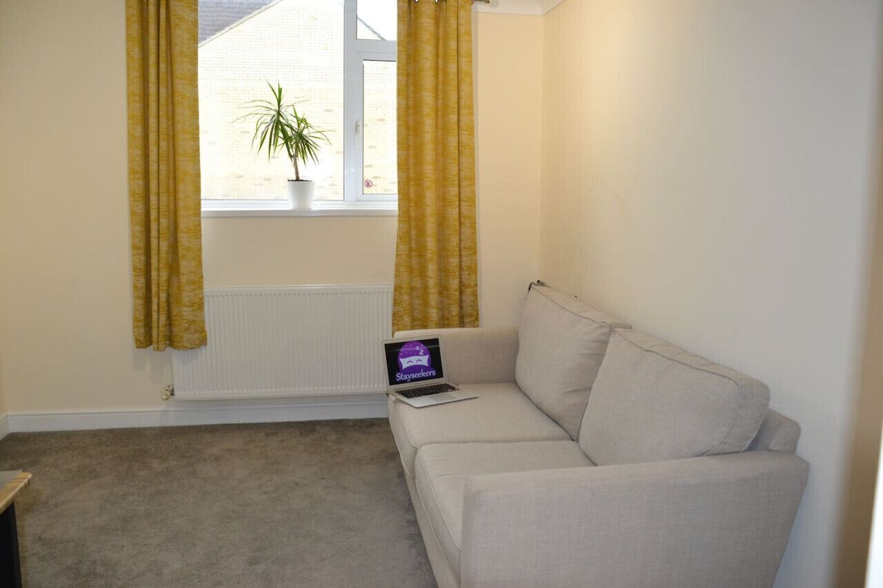 Olive Tree 2 Bed Apartment - Stayseekers - Hampshire