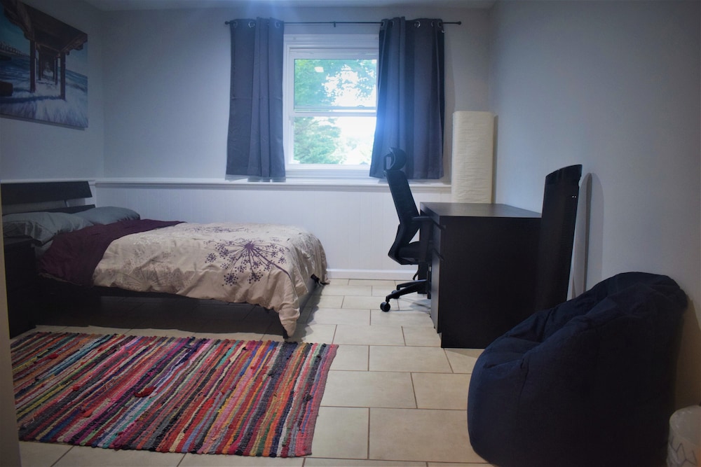 Comfortable 2 Bed Apartment Near Metro , Trails And Golf Course - Gaithersburg, MD