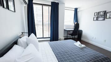 Queen Room with Private Balcony | Comodidade do quarto