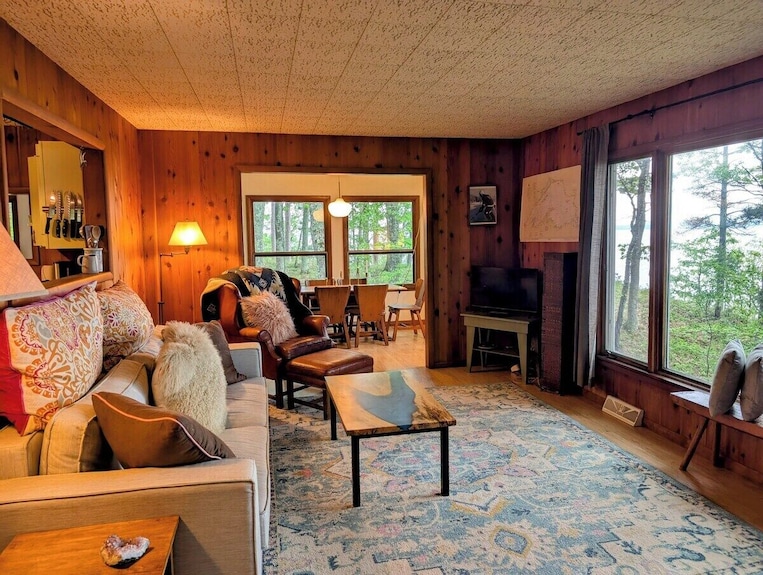 Cozy Pines Cabin - Wonderful Sunsets With Lake Sup - Bayfield, WI