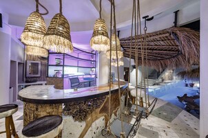 Bar à beira da piscina