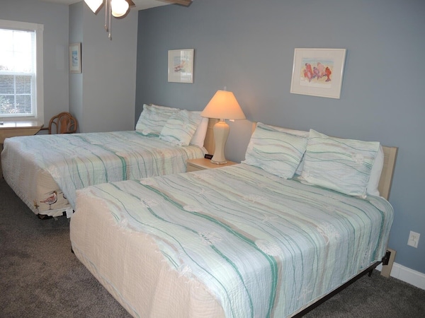 Studio Home 1203l At Brunswick Plantation Resort And Golf Villas In The Heart Of Nc Seafood Country By Redawning - Sunset Beach, NC