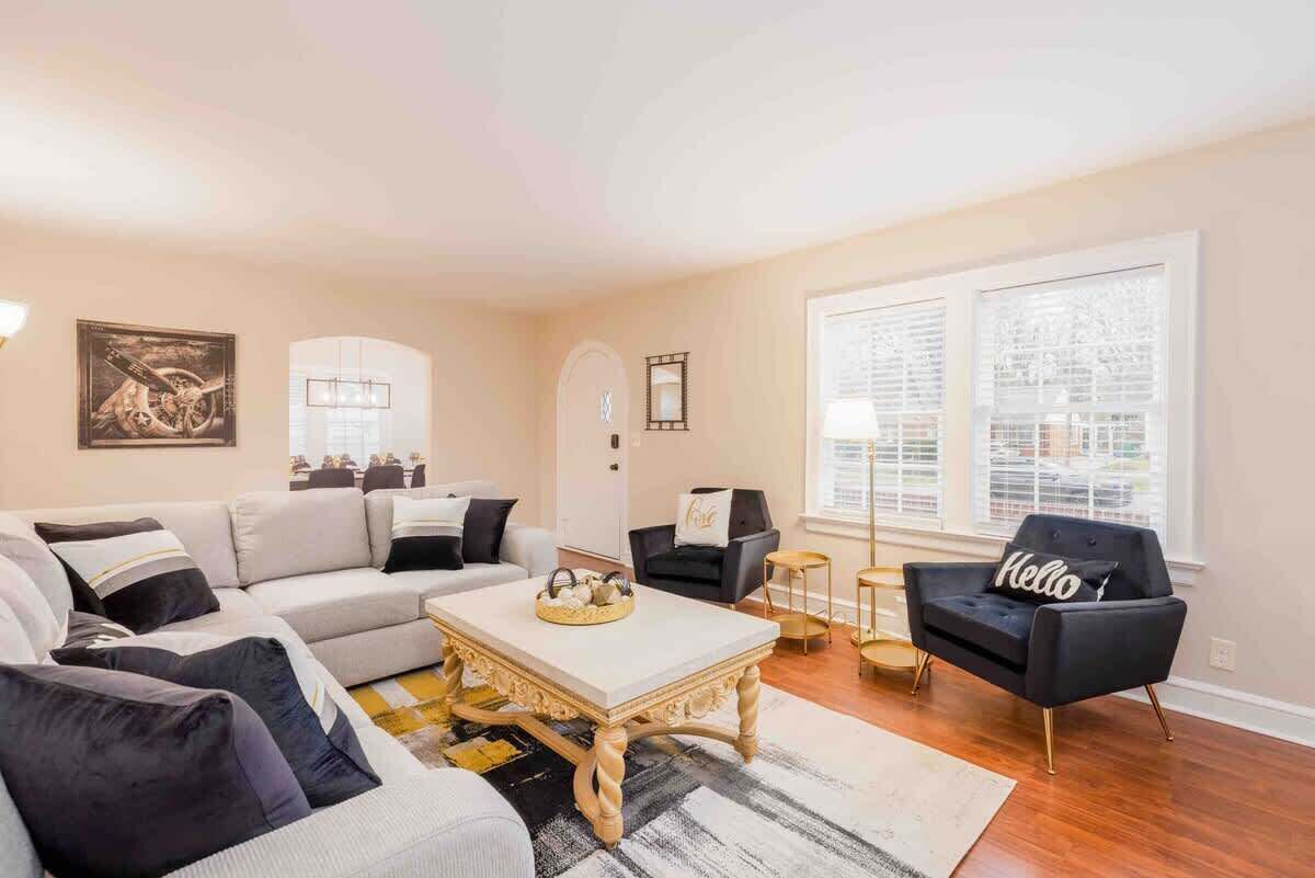 Westwood Retreat: Chic Interiors In A Premier Neighborhood - High Point, NC