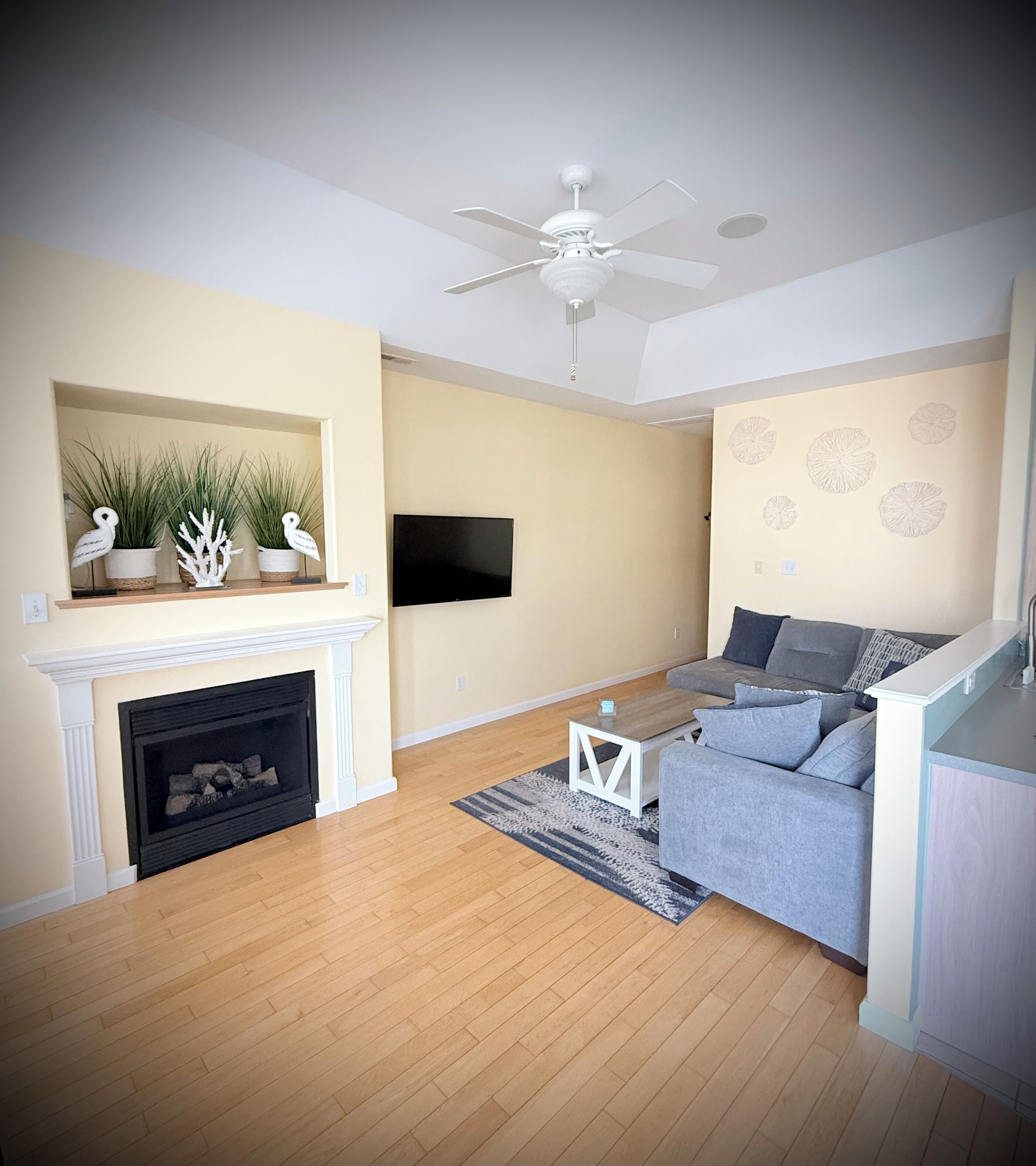 Beautiful Condo In Prime Location! 2 Blocks From Boardwalk & Convention Center. - Stone Harbor, NJ