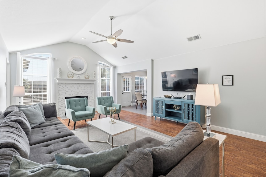 Perfect Flower Mound Location- Updated 3 Br- Free Ev Charging! - Grapevine, TX