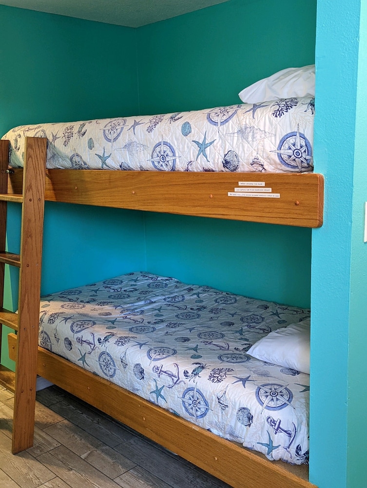 Beachfront Penthouse Corner - The Emerald Blue At Island Princess - Okaloosa Island, FL