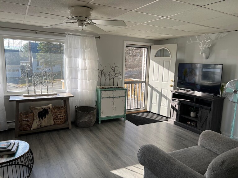 3-bedroom W/attached Garage - Maine