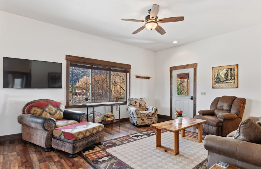 Glacier Country Chalet-stunning Mountain Views - Parc national de Glacier