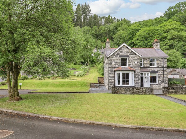 Craigside - Betws-y-Coed