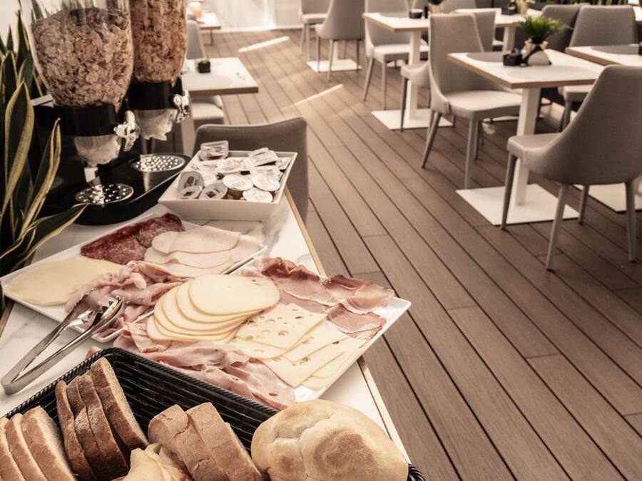 Pequeno-almoço tipo buffet diário incluído