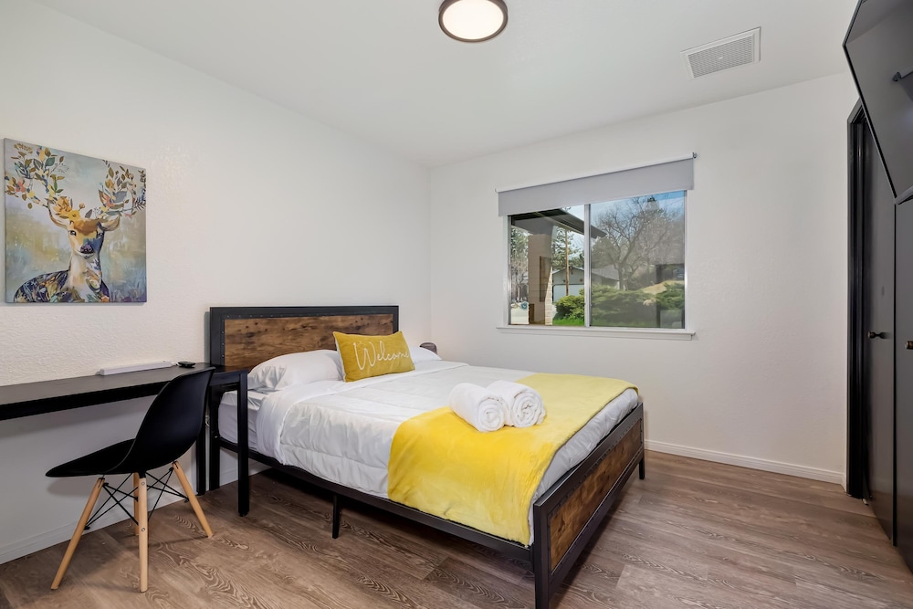 Yosemite South & Bass Lake Home With Game Room - California