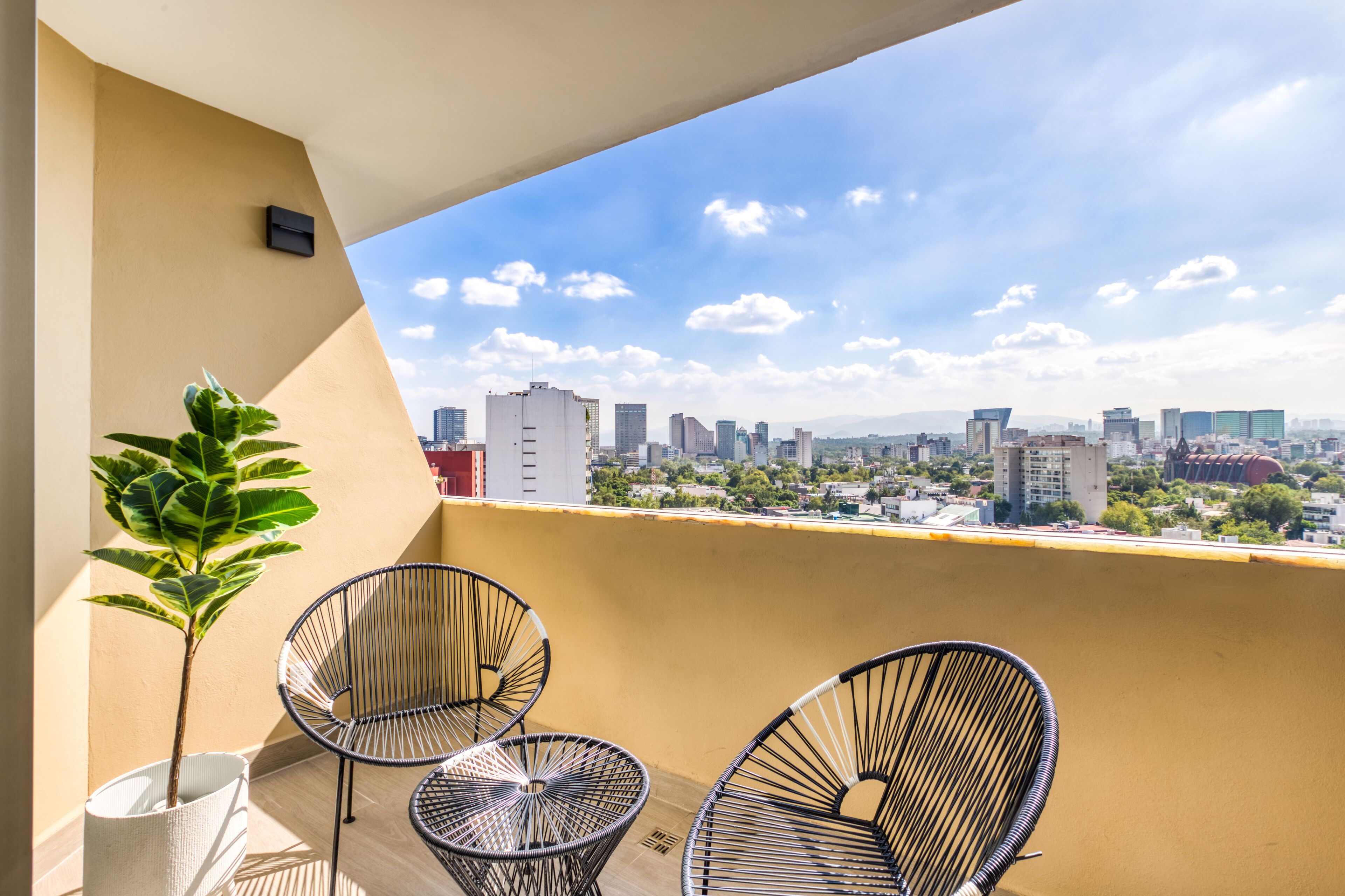 Two-Bedroom Apartment with Balcony | Terraço/pátio