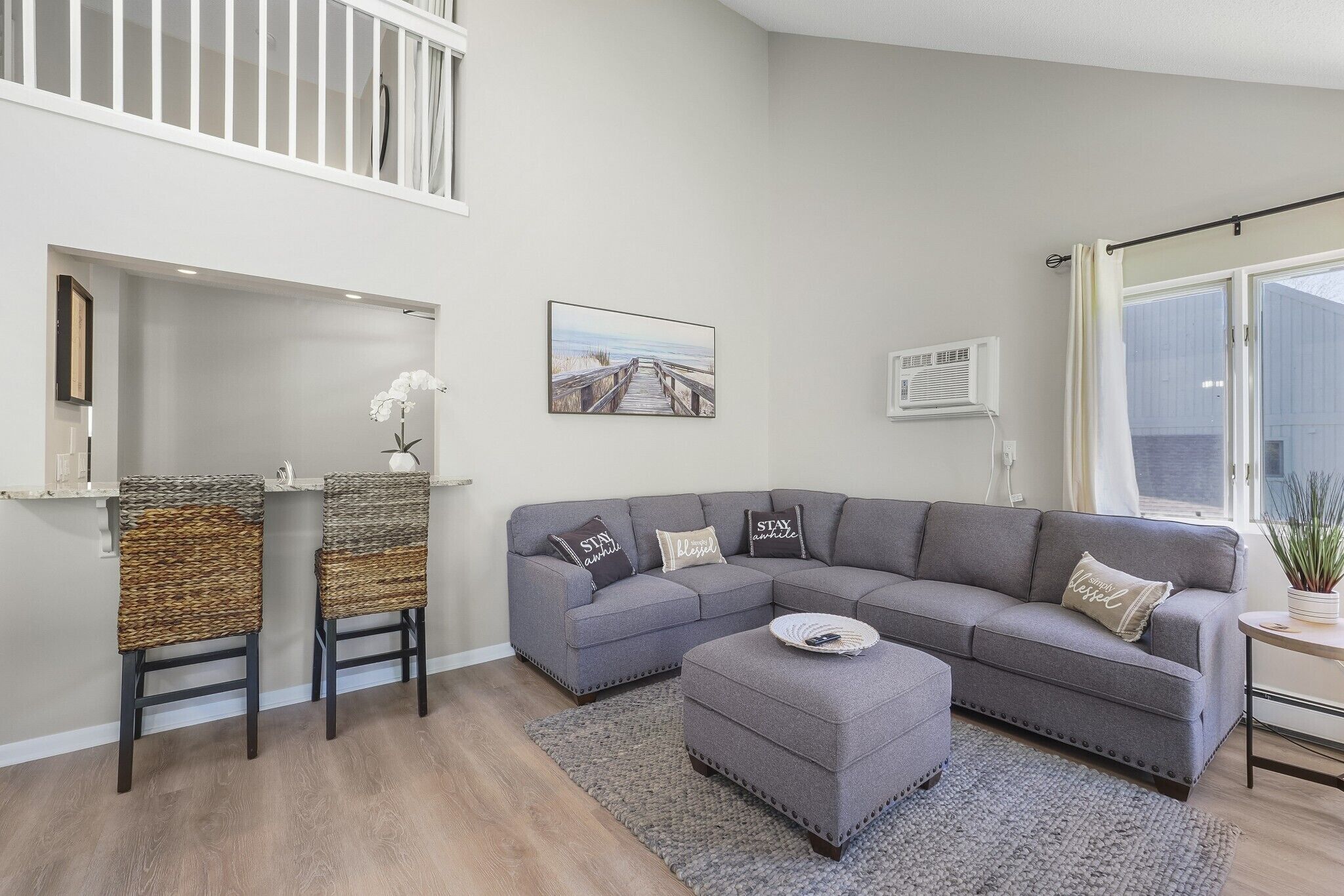 Entire Condo. Traverse City. 3 Bedroom 2 Bath. Wineries. Horse Shows. Skiing - Elk Rapids, MI